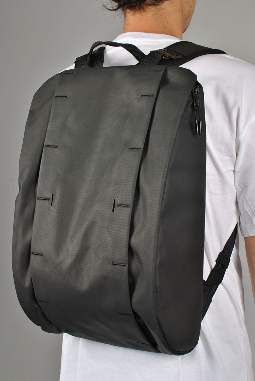 Hugger Base Backpack 15L | 15 L | Black Out | 7071313600594