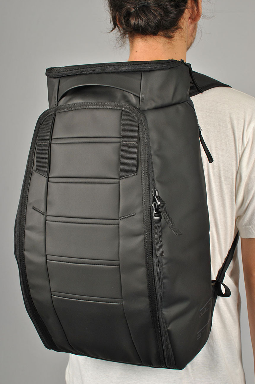 Hugger Backpack 25L | 25 L | Black-Out | 7071313600495